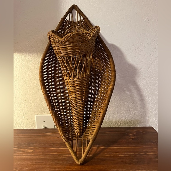 American Vintage | Accents | Vintage Wicker Cornucopia And Basket ...